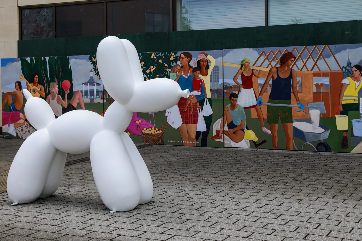UK's first-ever balloon dog art trail is coming to Swindon - Business ...